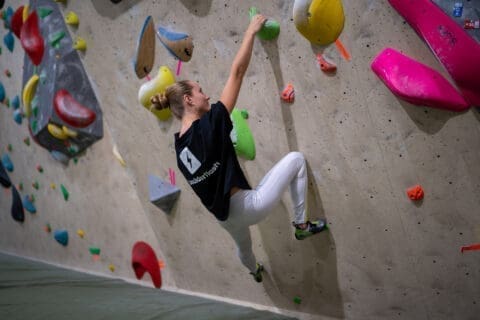 Bouldering holds: Ultimate guide and how to master them | Boulderflash