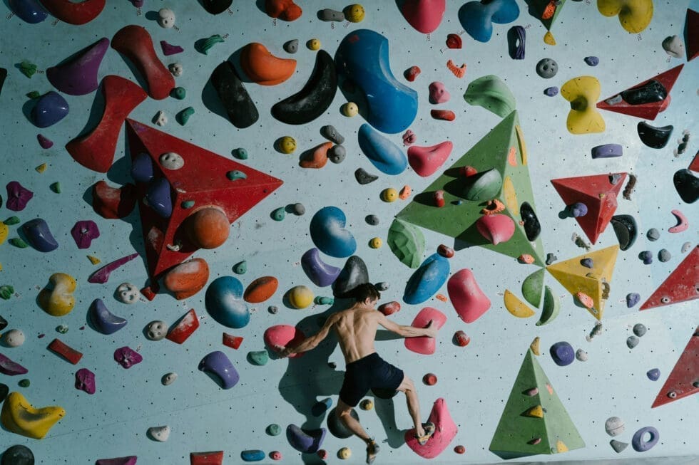 Bouldering holds: Ultimate guide and how to master them | Boulderflash