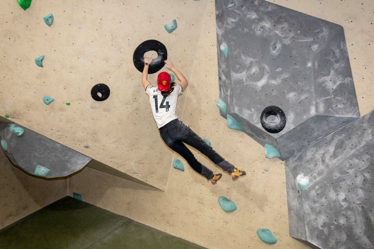Bouldering technique: How to dyno like a pro | Boulderflash